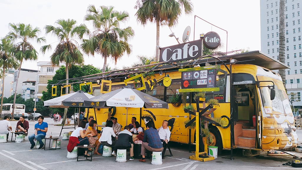 Sáng tạo với Bus Cafe - Thưởng thức cà phê ngay trên xe buýt